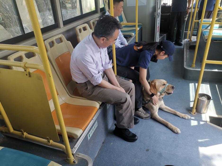 校领导到北京市导盲犬培训基地调研-北京市导盲犬培训基地